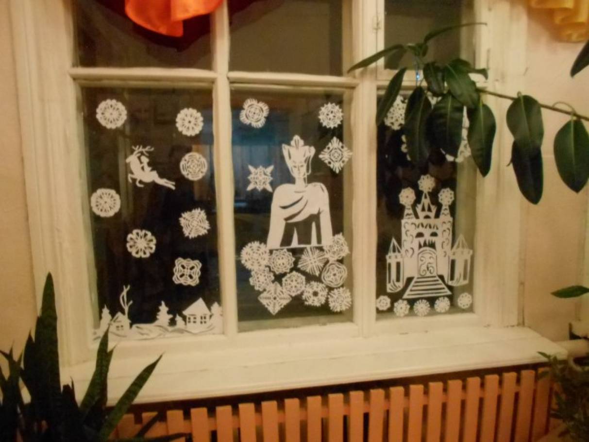 Новогоднее оформление окон. (8 фото). Воспитателям детских садов ...