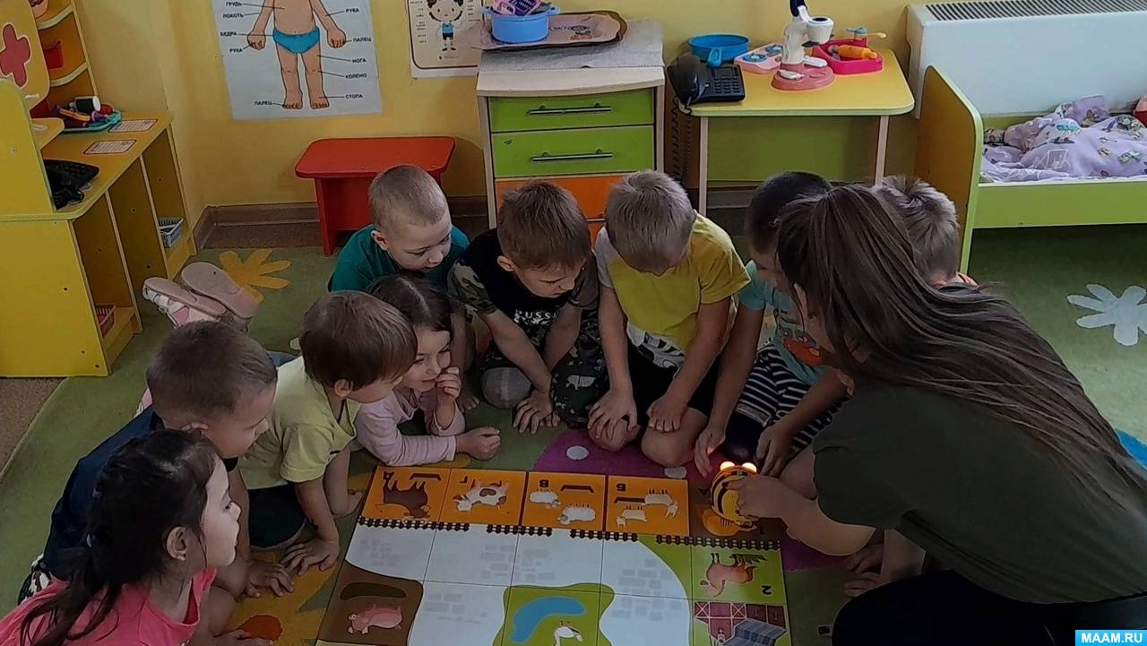 Фотоотчет «Игры с мини-роботом Bee-bot, или Умная пчелка» (5 фото ...