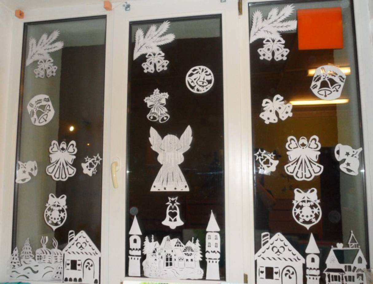 Новогоднее оформление окон и группы (8 фото). Воспитателям детских ...