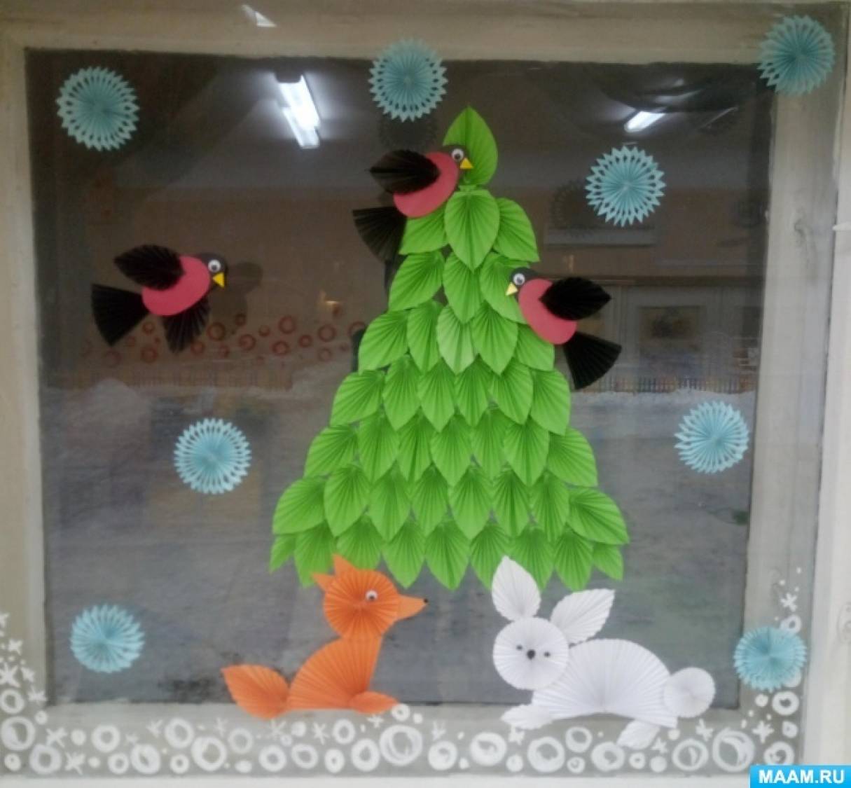 Новогоднее оформление окна (1 фото). Воспитателям детских садов ...