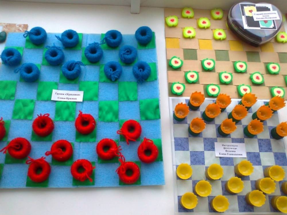 Фотоотчет с выставки «Цветные шашки». (14 фото). Воспитателям детских ...