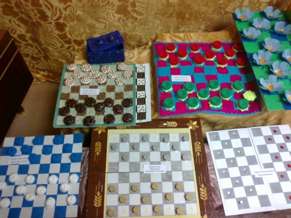 Фотоотчет с выставки «Цветные шашки». (14 фото). Воспитателям детских ...