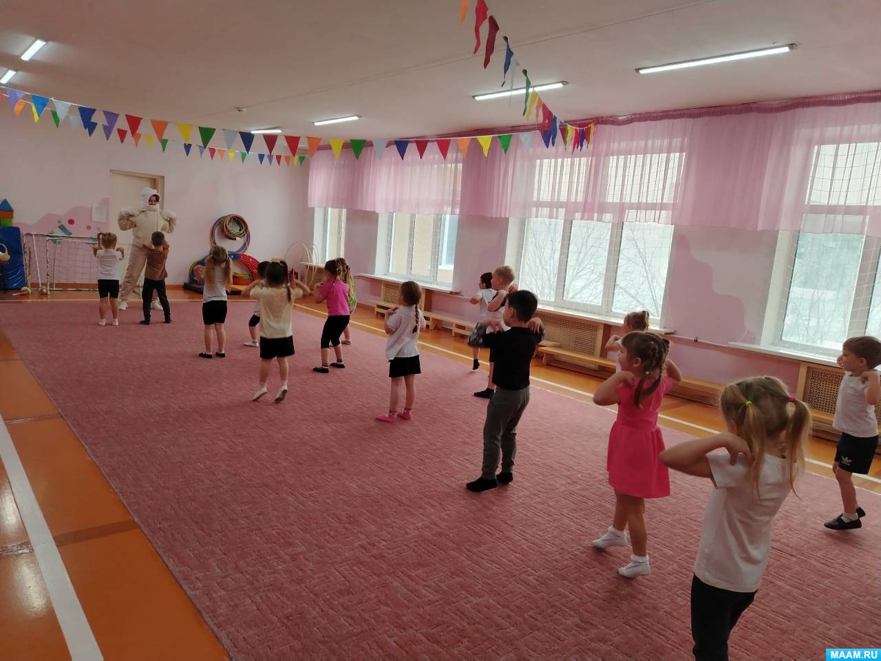 Сценарий спортивного развлечения «В гости к Мишке» с детьми средней ...